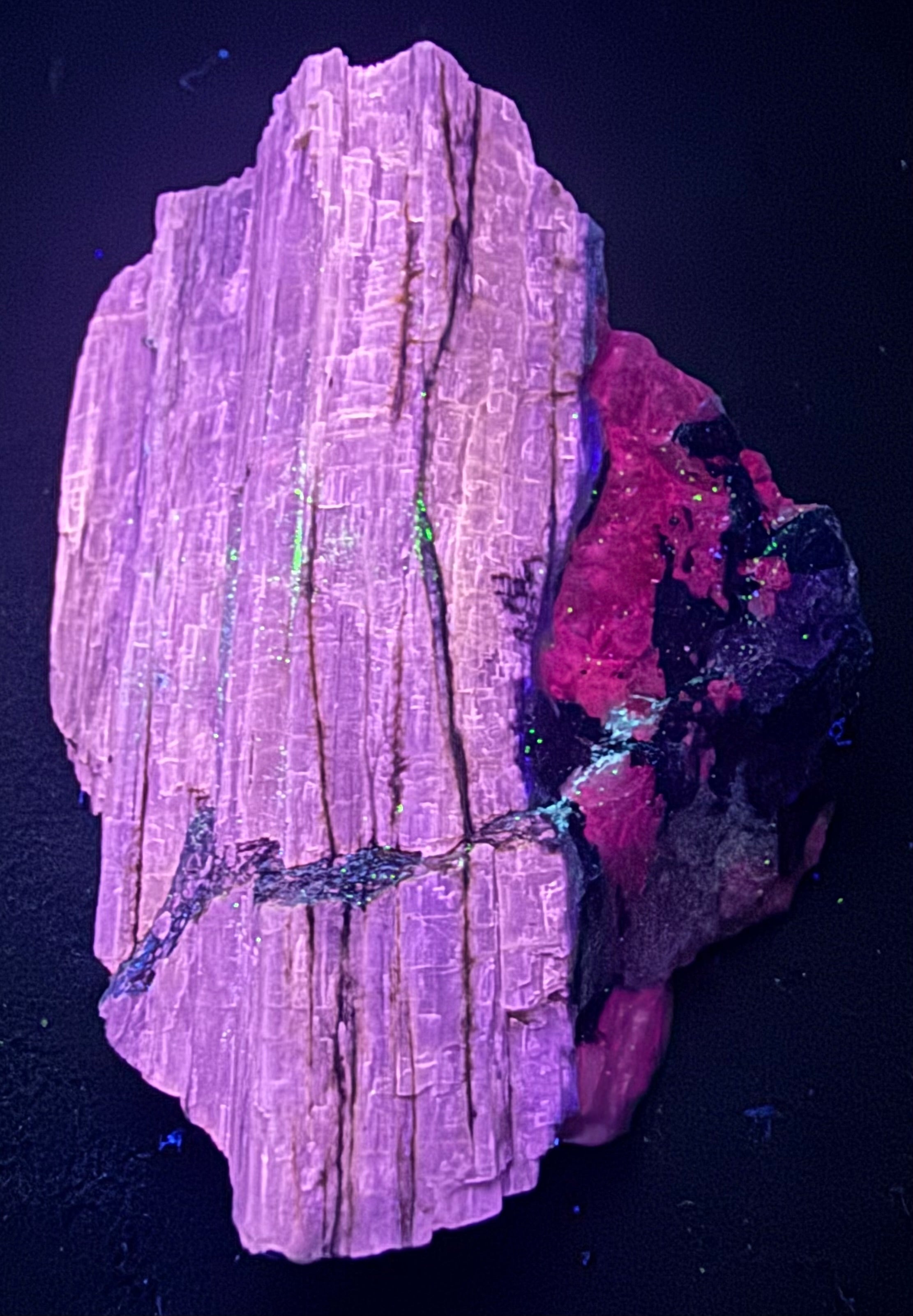 O16 - Agrellite - KIPAWA, CANADA – Ultraviolet Tools LLC